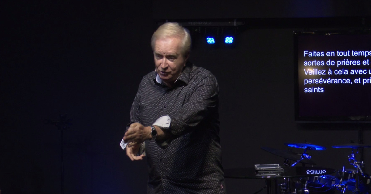 Sa présence agit au milieu des louanges - Centre Réveil International ...