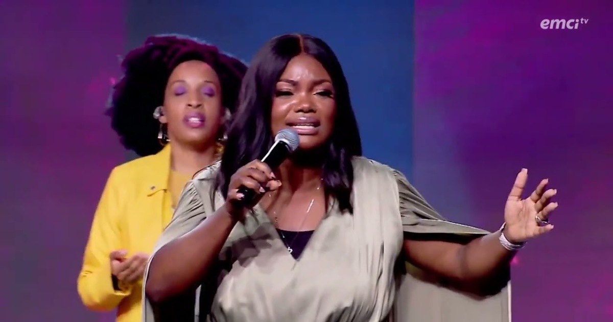 Le Dieu qui voit tout - Conférences - Modestine Castanou - EMCI TV